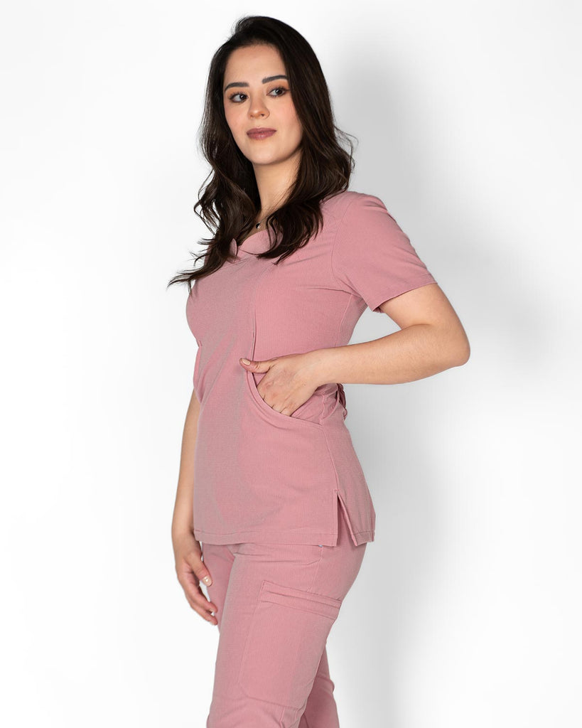 Explora el Modelo Discovey Para Mujer - El Scrub de Alta Gama Con Tela ...